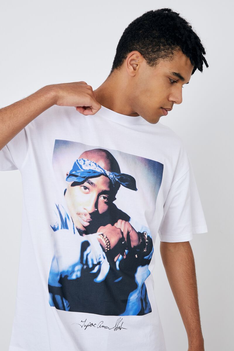 Graphics Tees | Shop our huge range of printed Tees!