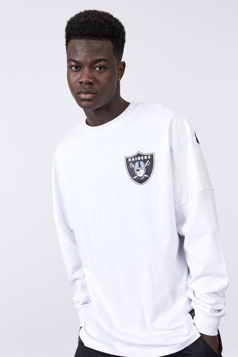 NFL | Exclusive collaborations with your fave NFL teams!