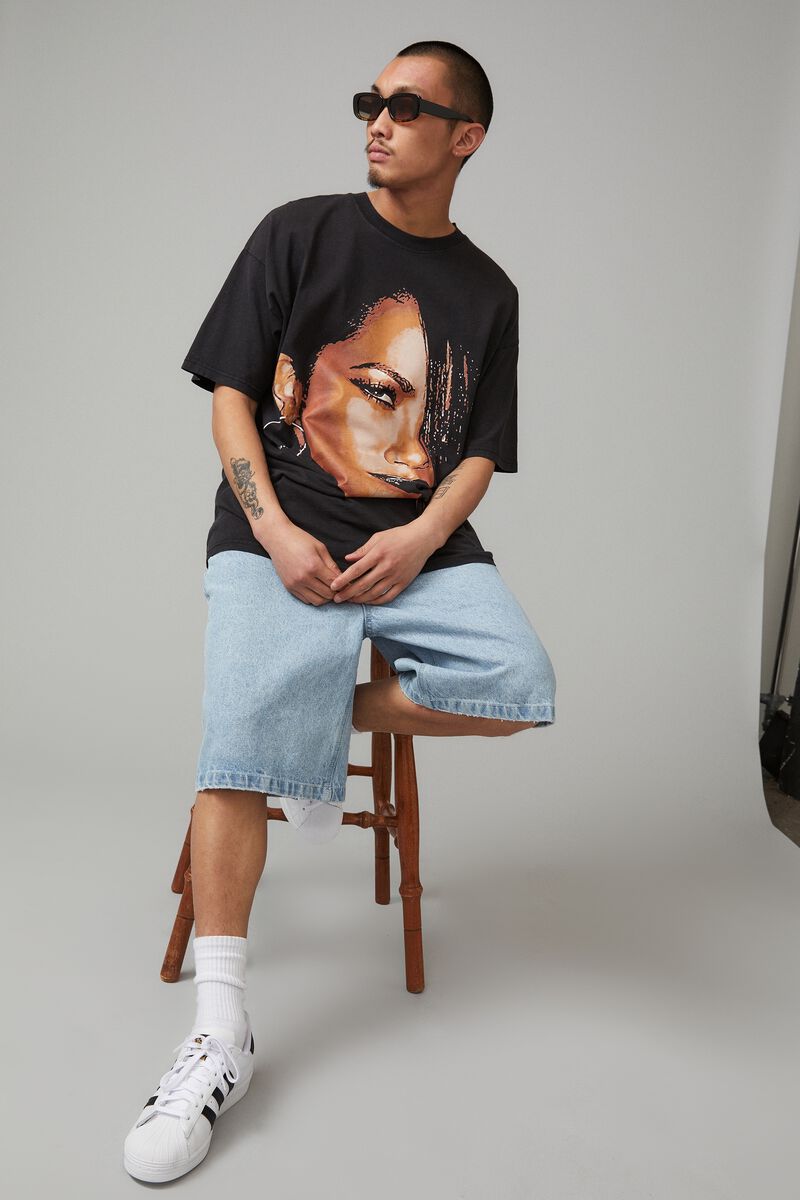 Graphics Tees | Shop our huge range of printed Tees!