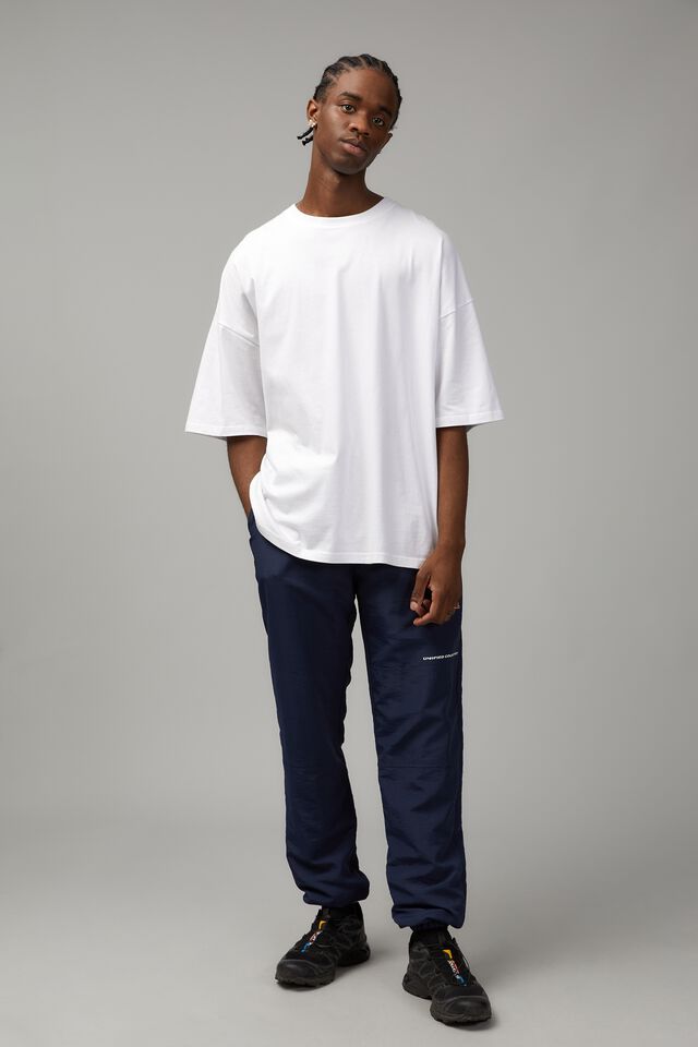 Fleece & Sweats l Hoodies, Crews & Trackies | Factorie