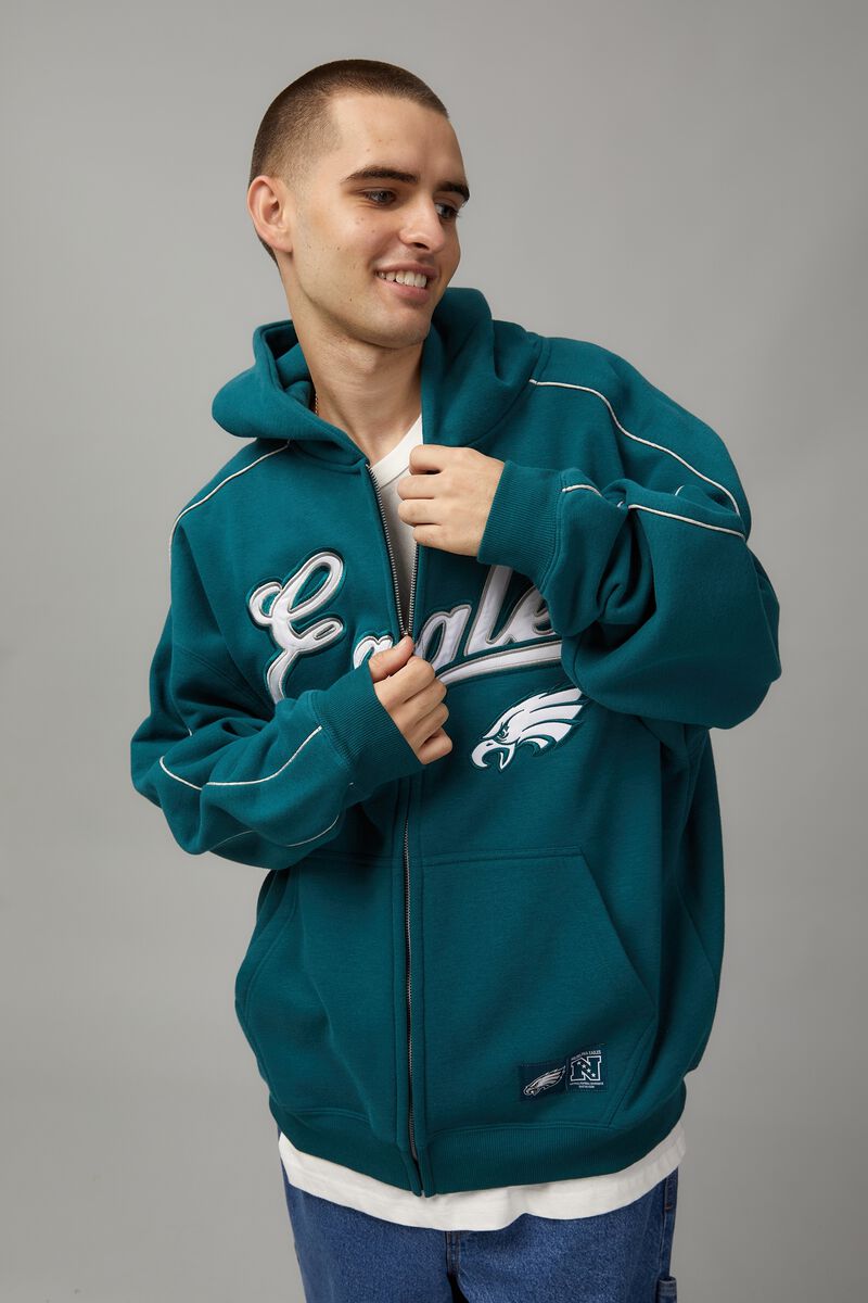 NFL | Exclusive collaborations with your fave NFL teams!