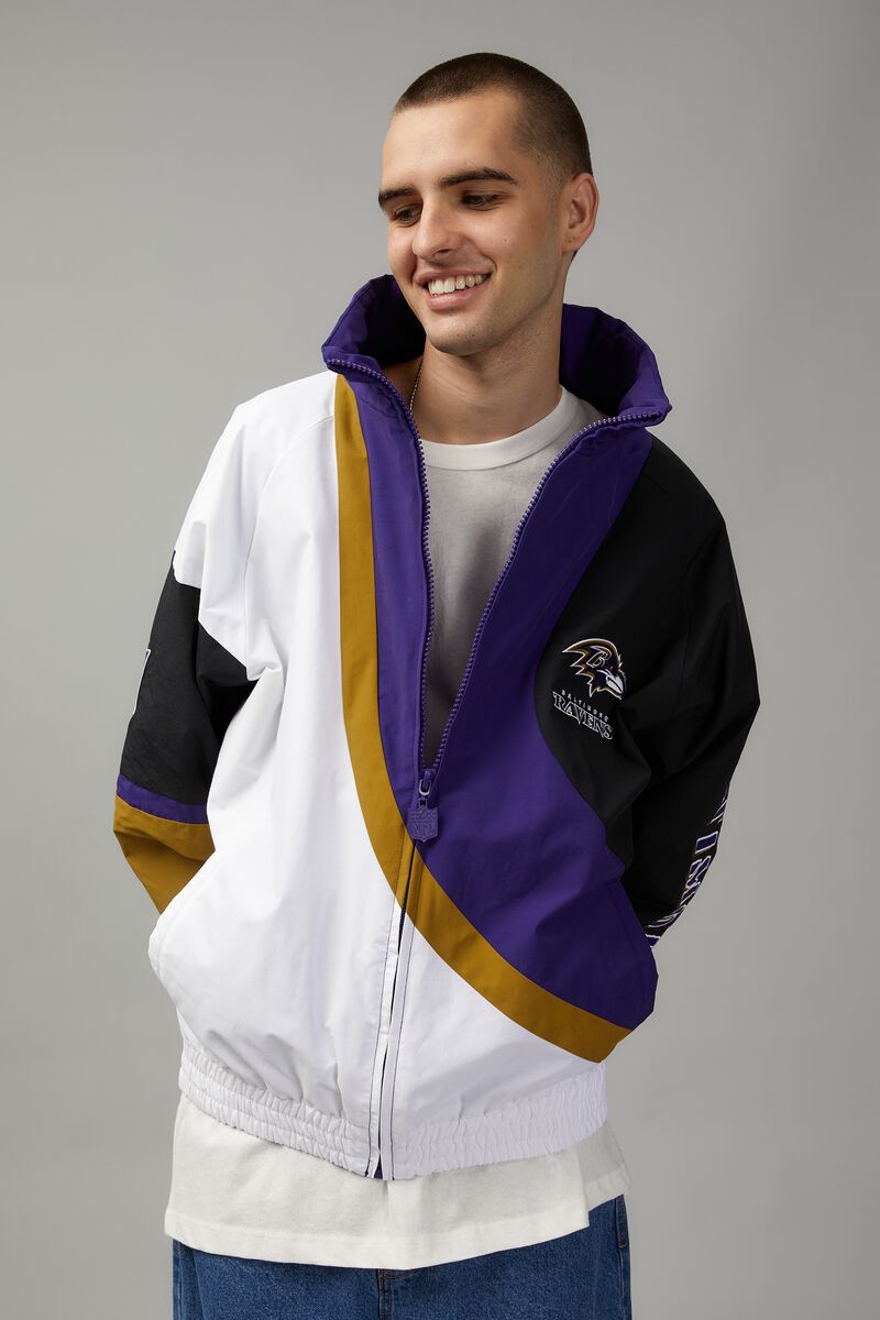 NFL | Exclusive collaborations with your fave NFL teams!
